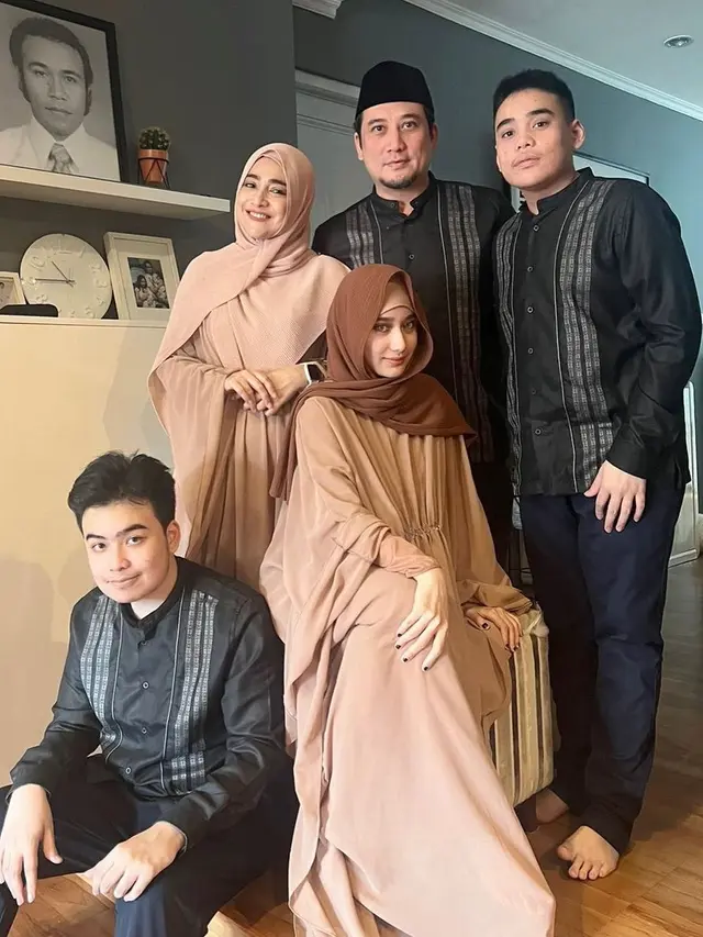 10 Potret Anak Gadis Cindy Fatikasari dan Tengku Firmansyah yang Baru Menikah, Ternyata Punya ...