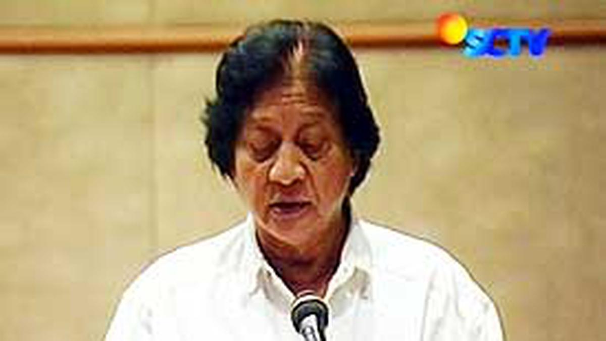 Rendra Membacakan Puisi Perempuan yang Tergusur - News Liputan6.com