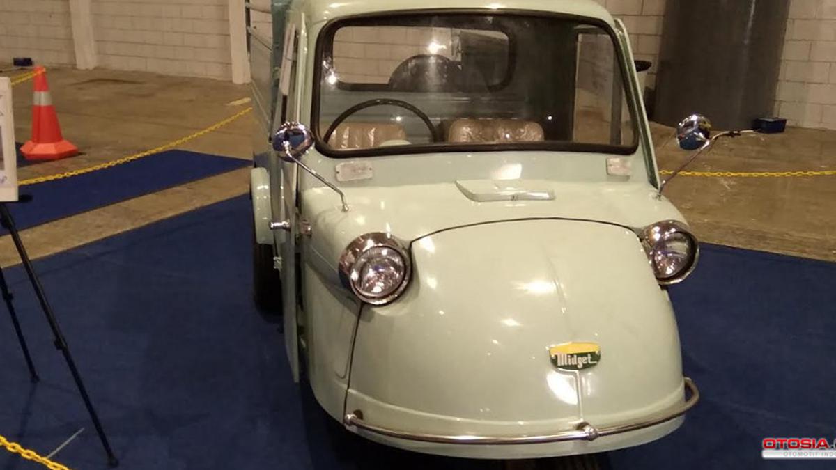 Melihat Deretan Angkutan Umum Jadul di Pameran Busworld - Berita Otosia.com