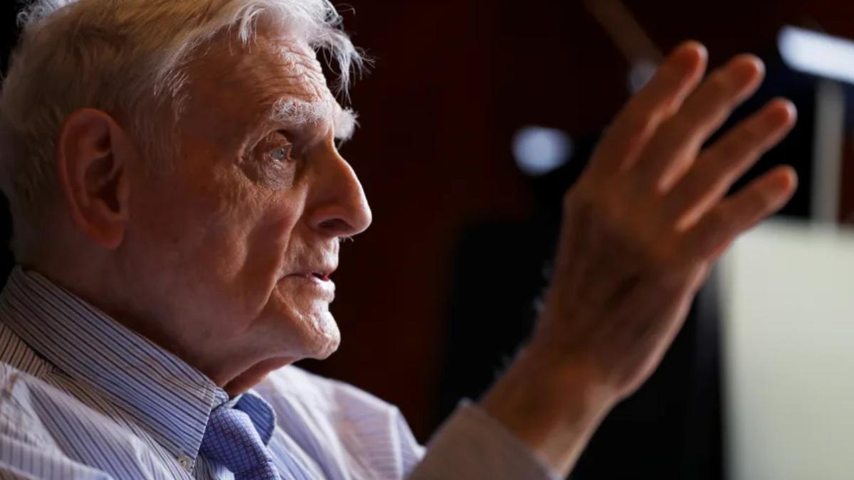 John Bannister Goodenough, Pencipta Baterai Lithium-ion Meninggal Dunia ...