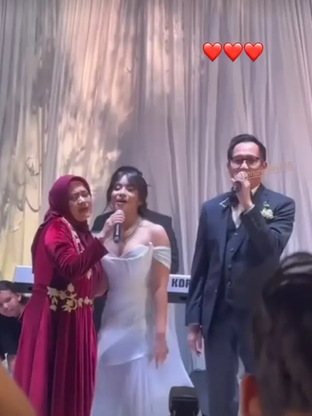 Foto-Foto Aldi Bragi Duet dengan Ikke Nurjanah, Penuh Makna dan Emosional - ShowBiz Liputan6.com