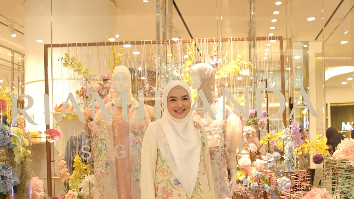 Ria Miranda Jadi Desainer Modest Pertama yang Hadir di Gerai Masari ...