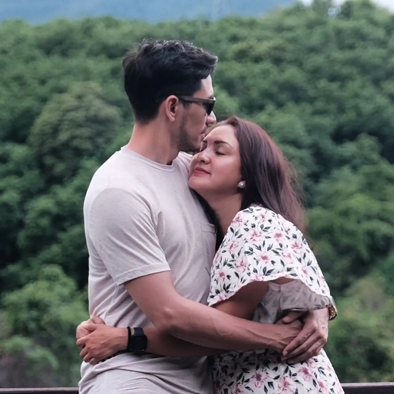 Donna Agnesia Positif Covid-19, Darius Sinathrya: Tahu Aja Tuh Virus ...