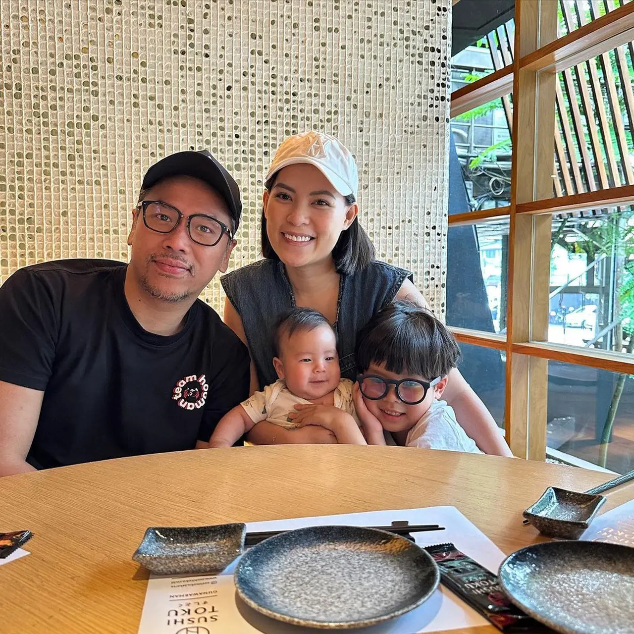 Potret Baby Elhanan, Sang Anak Sammy Simorangkir dengan Pipi Tembamnya