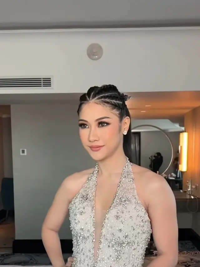 7 Potret Pernikahan Olivia MasterChef yang Mewah, Aksi Pamer Otot Curi Perhatian - Hot Liputan6.com