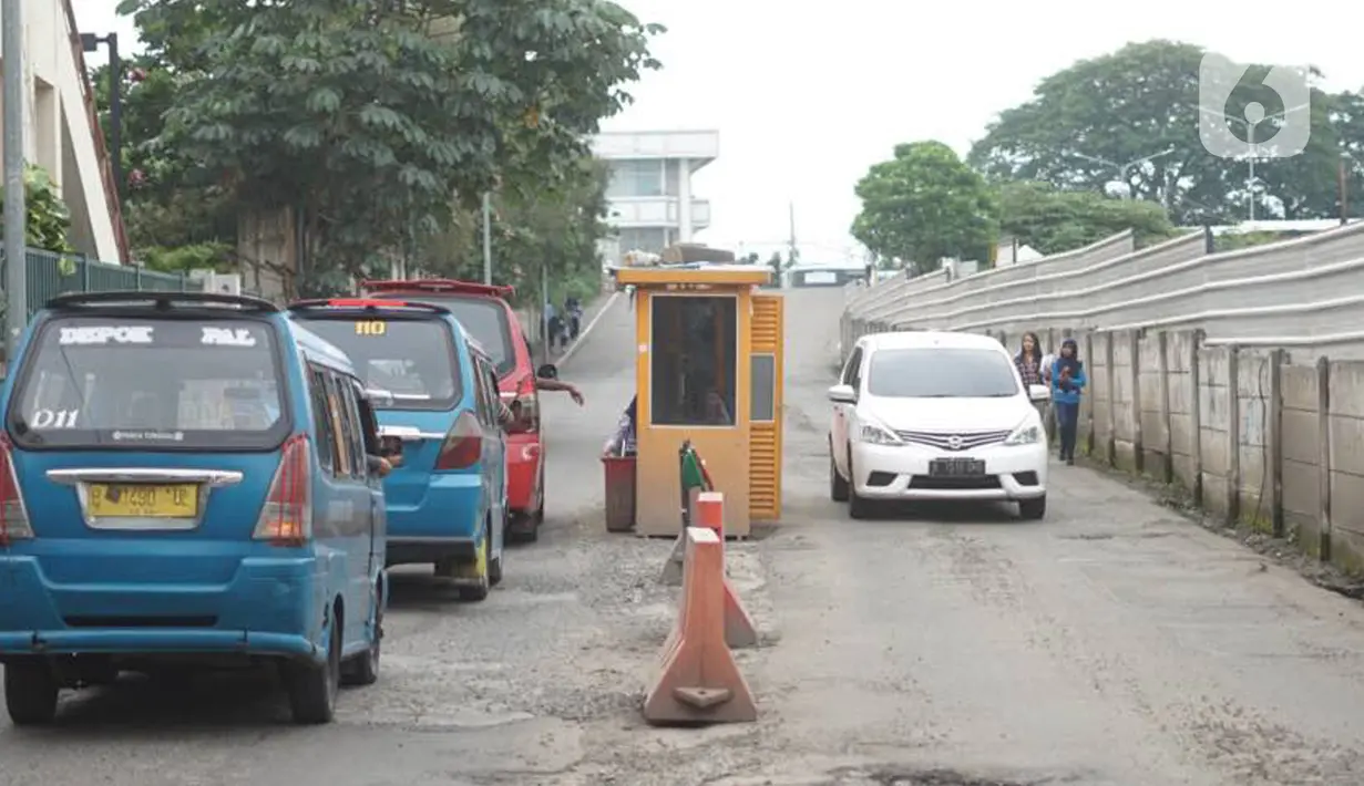 FOTO: Retribusi Terminal Depok Capai Hampir Rp 1,3 M - Foto Liputan6.com