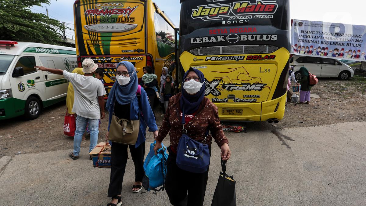 Suasana Arus Balik Lebaran 2023 di Terminal Lebak Bulus - Foto Liputan6.com