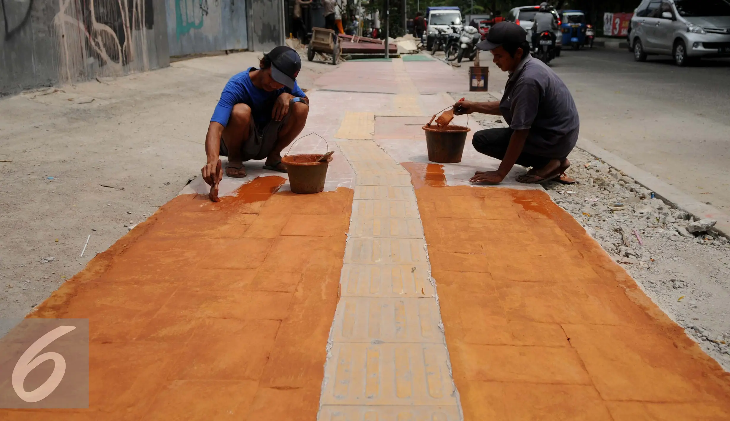 Ketika Trotoar Ramah Disabilitas Jadi Lahan Rezeki PKL - Foto Liputan6.com
