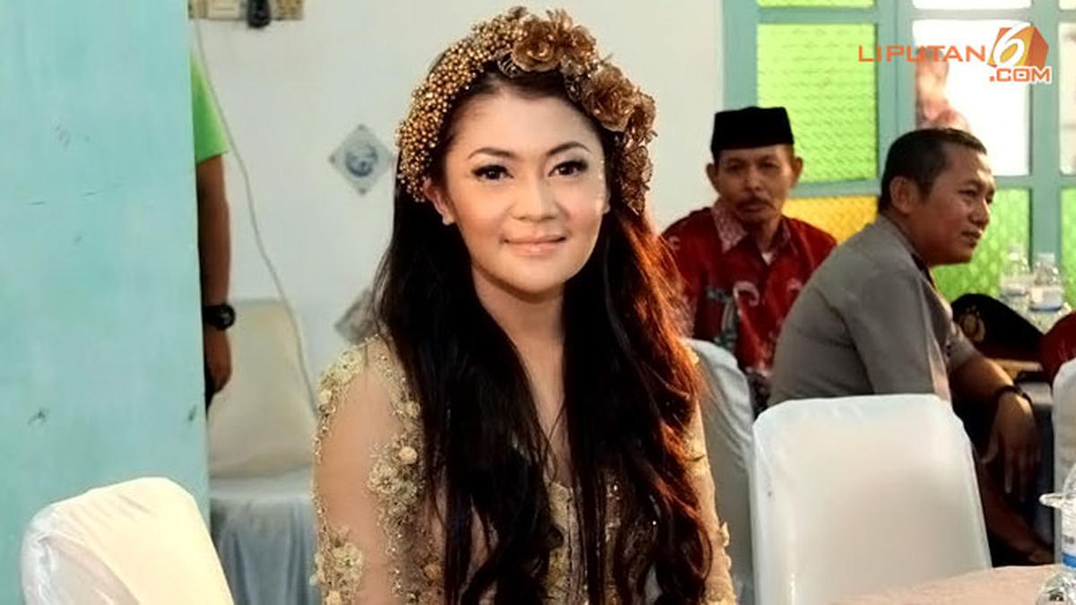 Indah Dewi Pertiwi Terpesona Dengan Peninggalan Kerajaan Cirebon