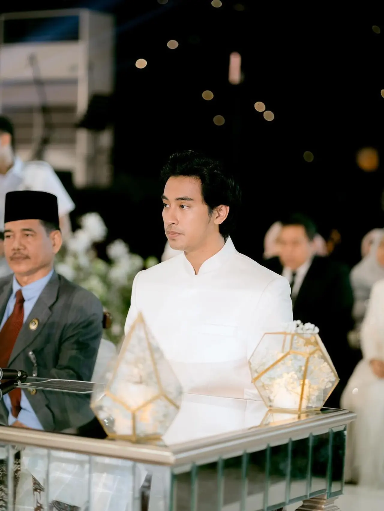 6 Potret Gagah Abidzar Al-Ghifari di Pernikahan Adiba Khanza, Setia ...