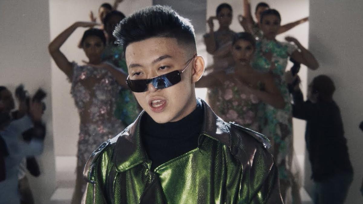Lirik Lagu New Tooth, Rich Brian Memperlihatkan Sisi Lain Dirinya dalam ...