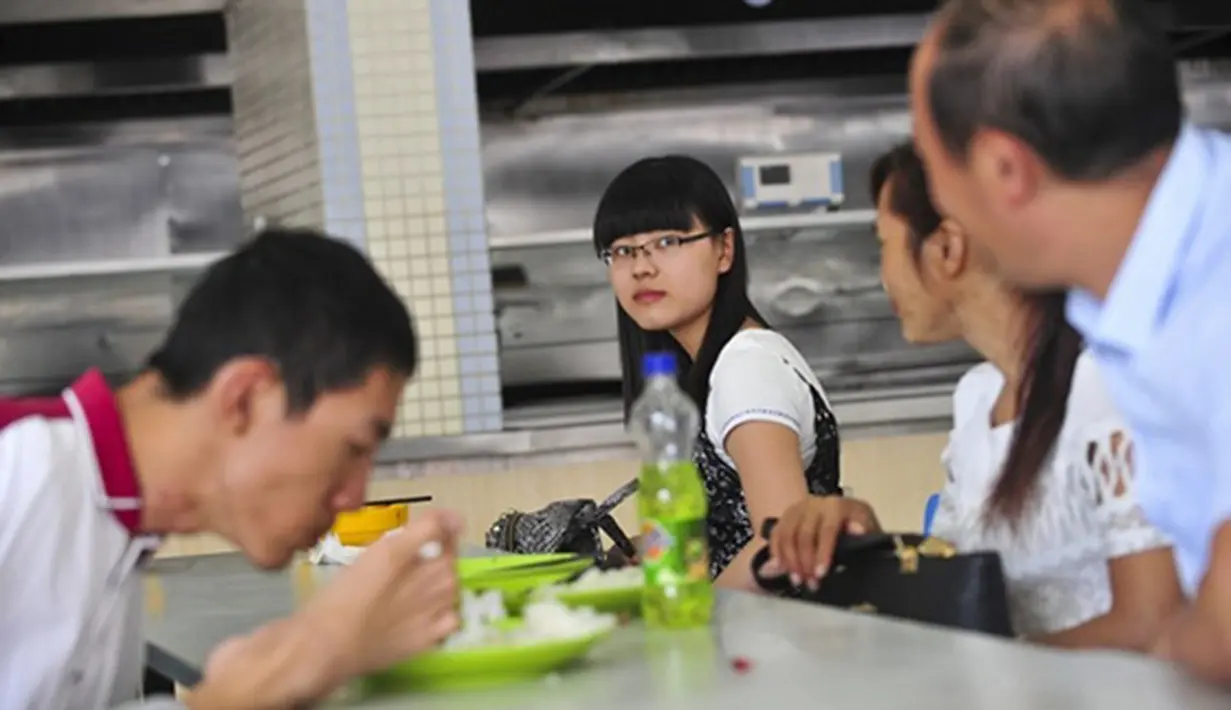 Potret Keseharian Chao Peng di Universitas Tempat Ia Belajar - Photo Fimela.com