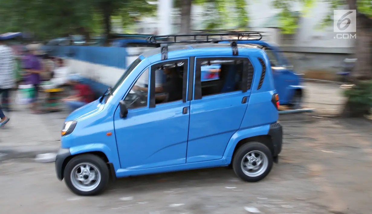 Bajaj Roda Empat Pengganti Bemo Mulai Beroperasi di Jakarta - Foto ...