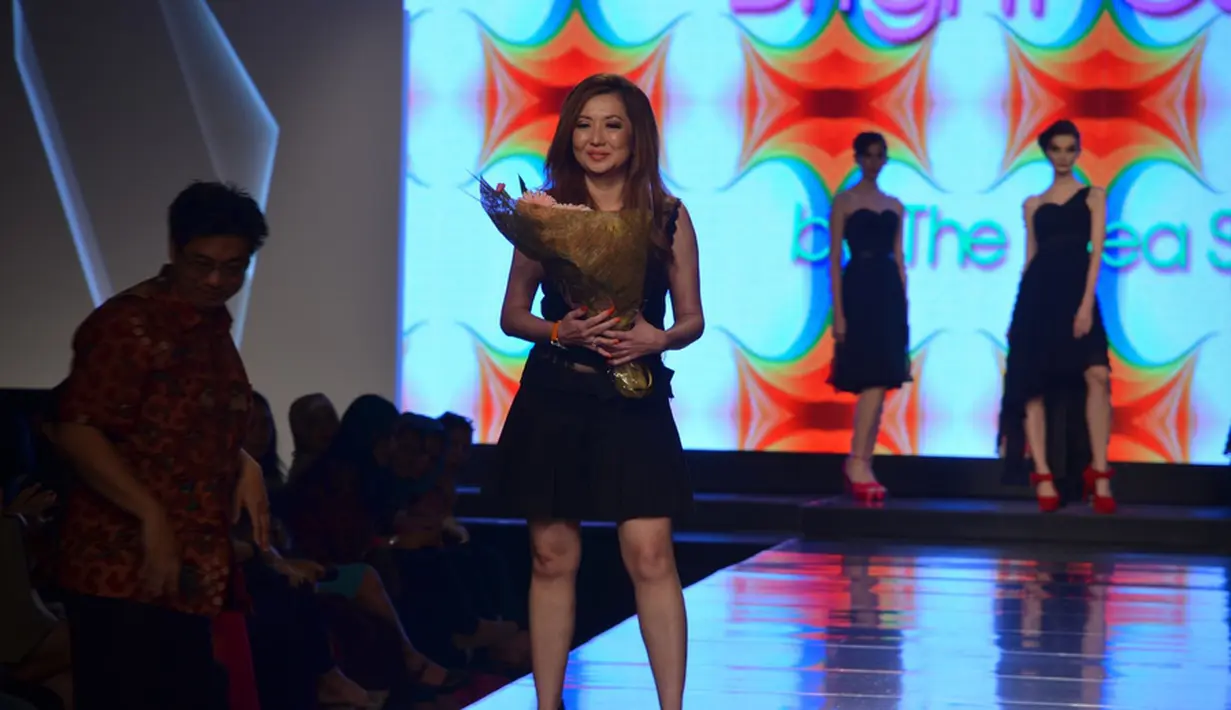 Bright Colours: Karya Komelia Ersan - Photo Fimela.com