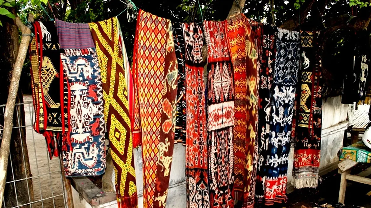 Kain Sumba 7 Motif Kain Tenun Sumba, Apa Yang Membuatnya Spesial ...
