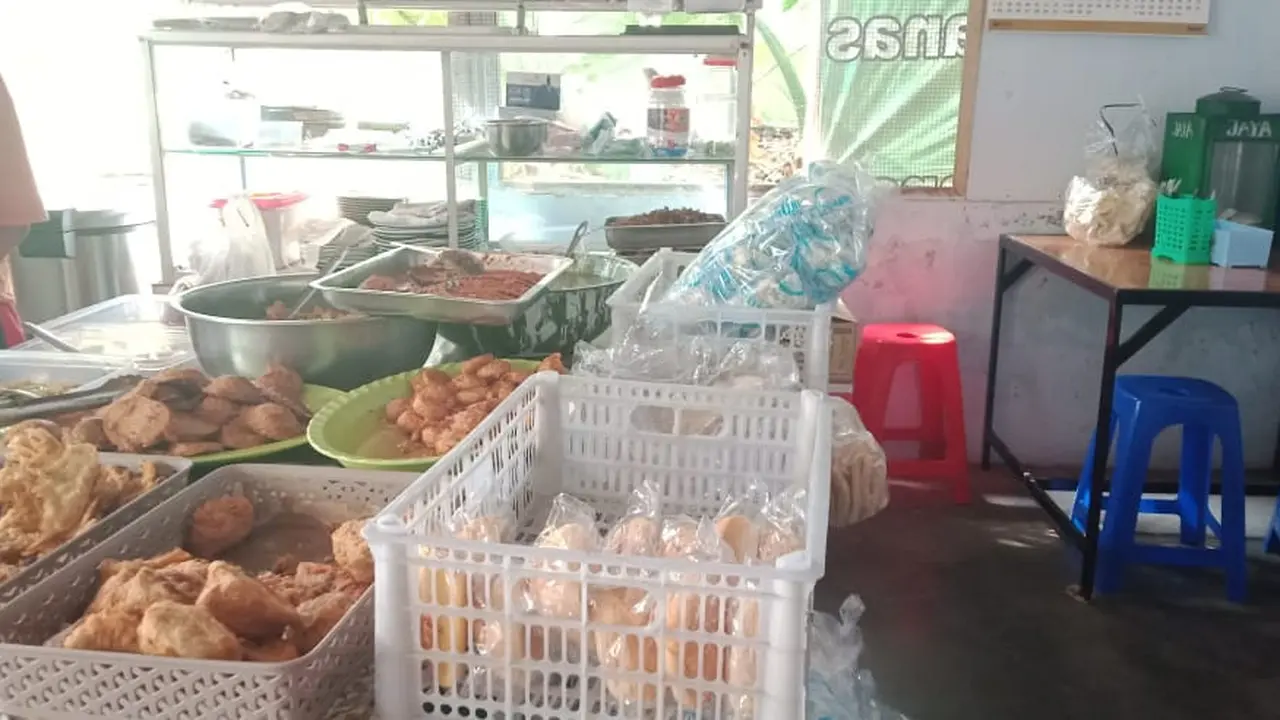 Sedap Mantap, Saksi Bisu Perjuangan Hidup Bu Romlah - Regional Liputan6.com