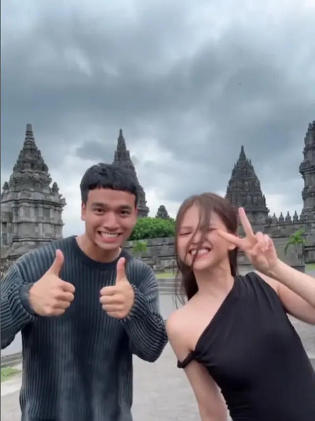 6 Potret Fadly Faisal dan Maudy Effrosina di Prambanan, Netizen Sebut ...
