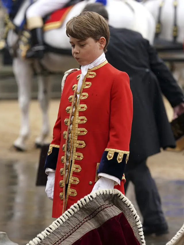 Ragam Ekspresi Pangeran George di Penobatan Raja Charles III, Dapat ...