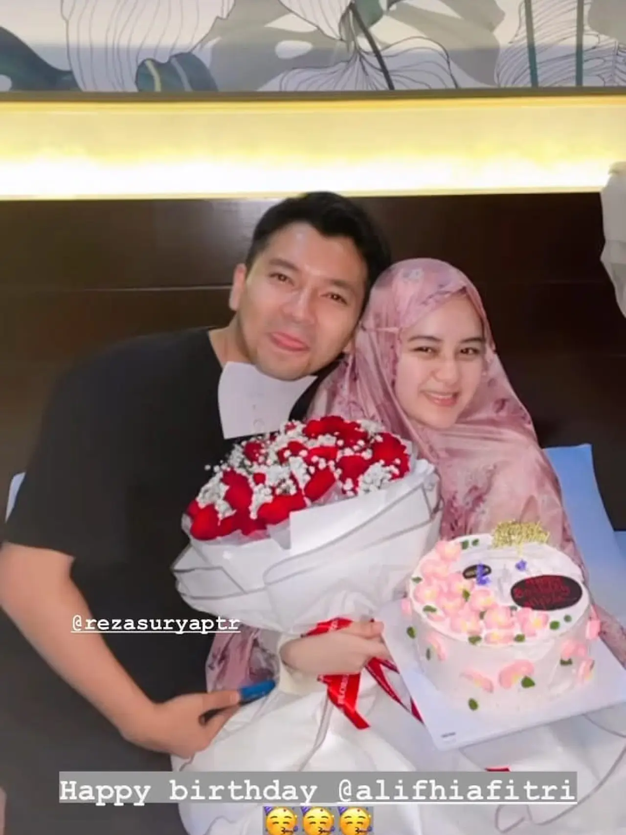 Umumkan Kehamilan, Ini 7 Momen Reza Surya Putra Beri Kejutan Ulang Tahun Alifhia Fitri - Hot ...