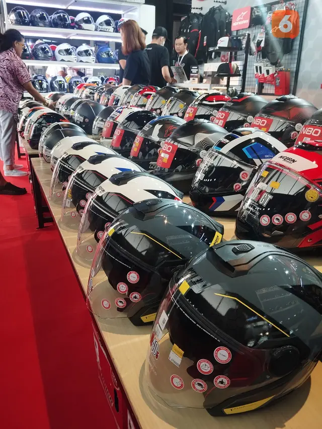 Deretan Helm Sultan di IMHAX 2024, Ada yang Nyaris Seharga Yamaha XMax - Otomotif Liputan6.com