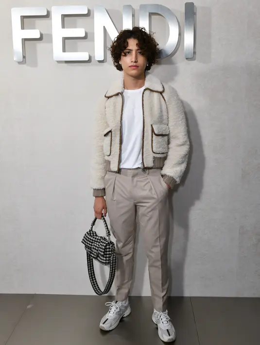 10 Potret OOTD Song Hye Kyo-Sarah Jessica Parker Merayakan 25 Tahun Fendi Baguette di New York ...