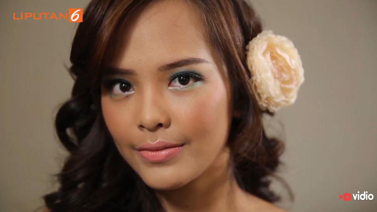 Tips Makeup: Eyeshadow Biru Tren 2016 untuk Semua Warna Kulit - Fashion ...