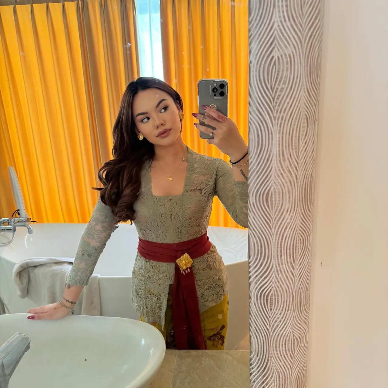 7 Potret Shafa Harris yang Jalani Operasi Plastik Hidung di Korea ...