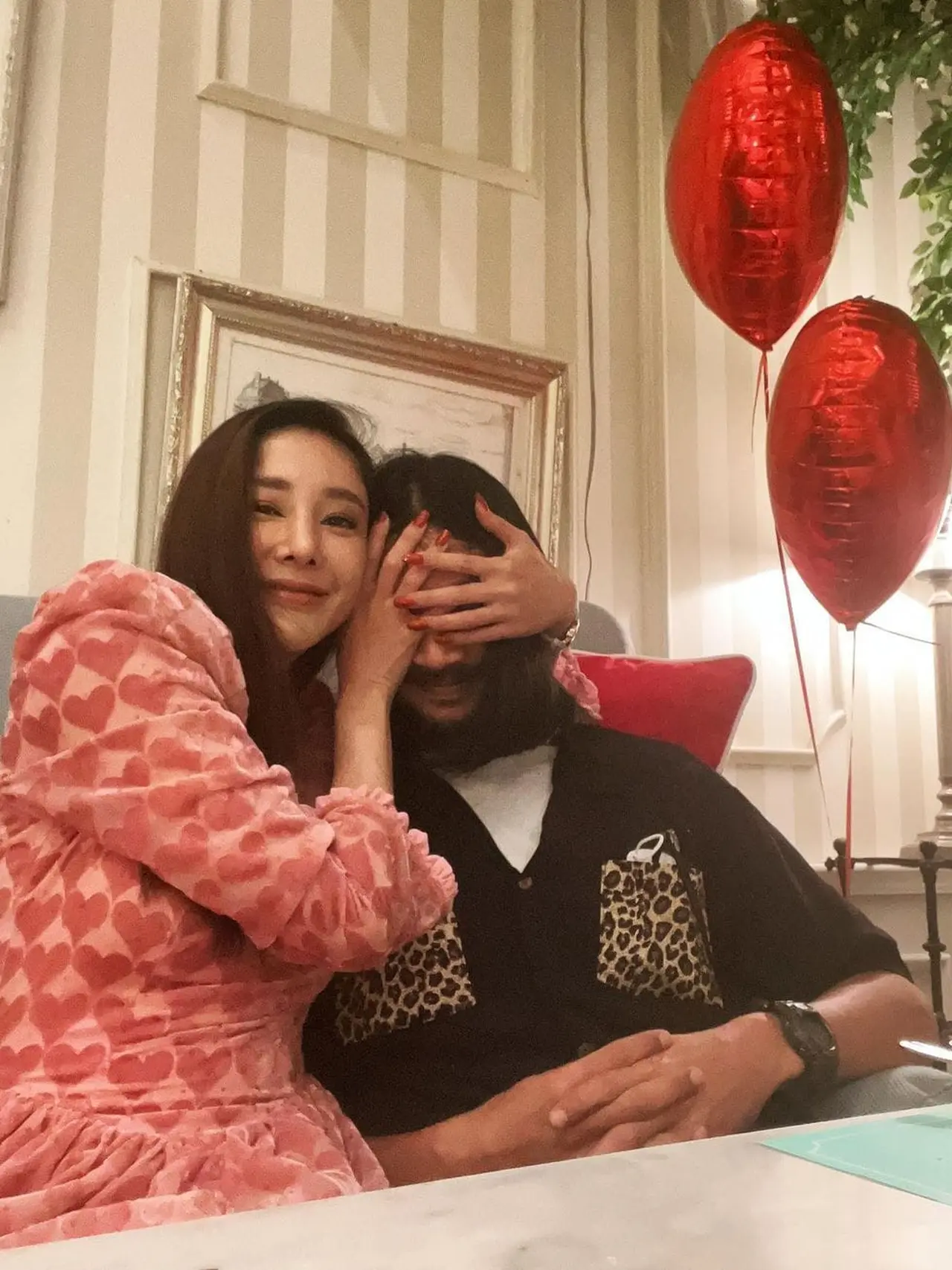 6 Foto Kenangan Tangmo Nida dan Pacar, Tahan Sedih saat Pencarian - Hot ...