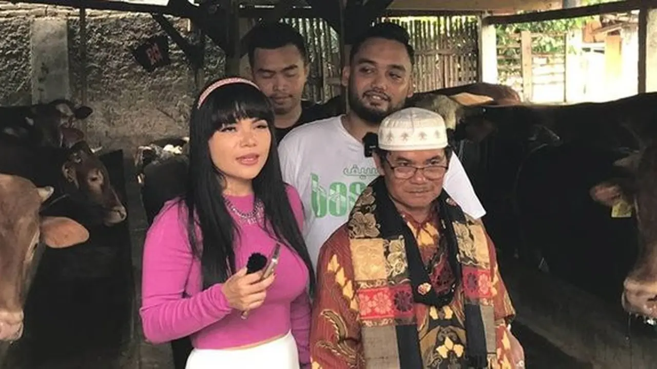 Potret Kebersamaan Dinar Candy dan Sang Ayah yang Ternyata Pendiri Pesantren - Citizen6 Liputan6.com