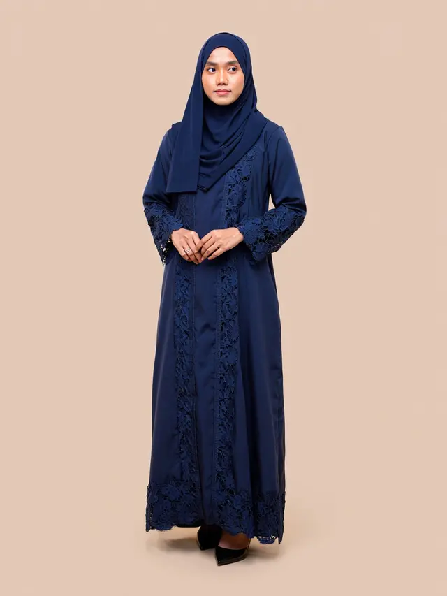 15 Model Dress Brokat Terbaru untuk Tampil Menawan di 2025, Modis