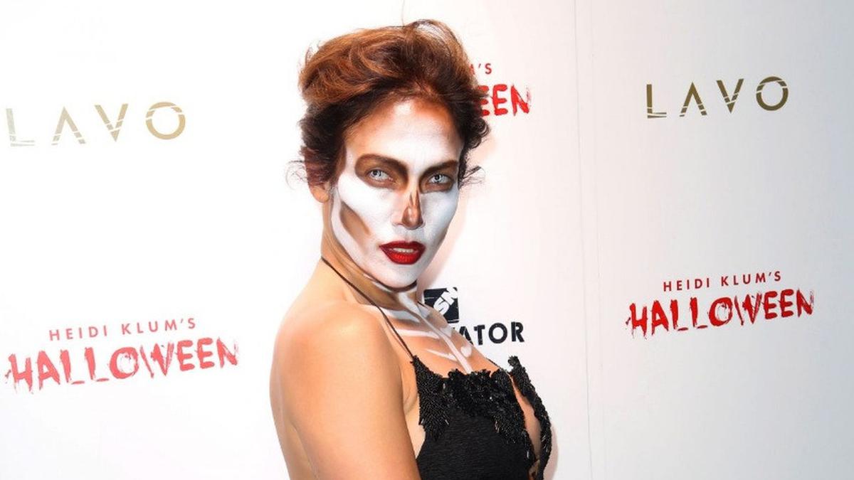 Di Hari Halloween, Ini Kesibukan Jennifer Lopez - ShowBiz Liputan6.com