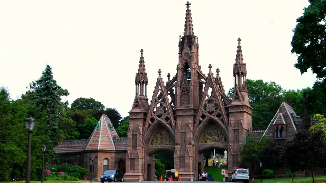 Bukan Seram, Ini 6 Kuburan Paling Indah dan Unik di Dunia - Hot ...