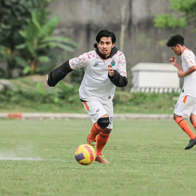 Dari Lapangan Hijau ke Meja Desain, Kisah Angga Prasetya Besarkan Lini ...