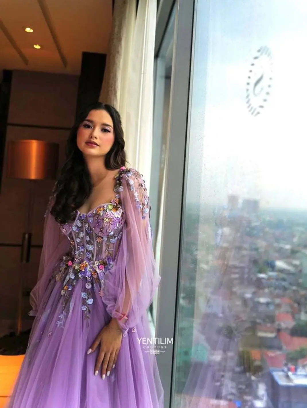 Cantik Bak Barbie, Ini 6 Potret Memesona Sarah Menzel di Ulang Tahun Ashanty - Photo Fimela.com