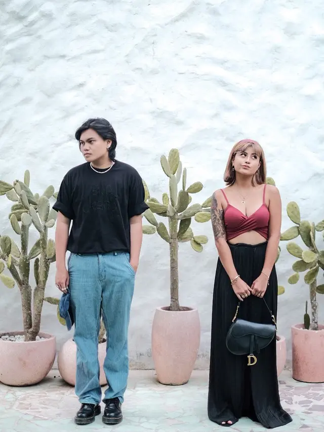 Dikabarkan Balikan, Ini 6 Potret Kebersamaan Awkarin dan Gangga Kusuma ...