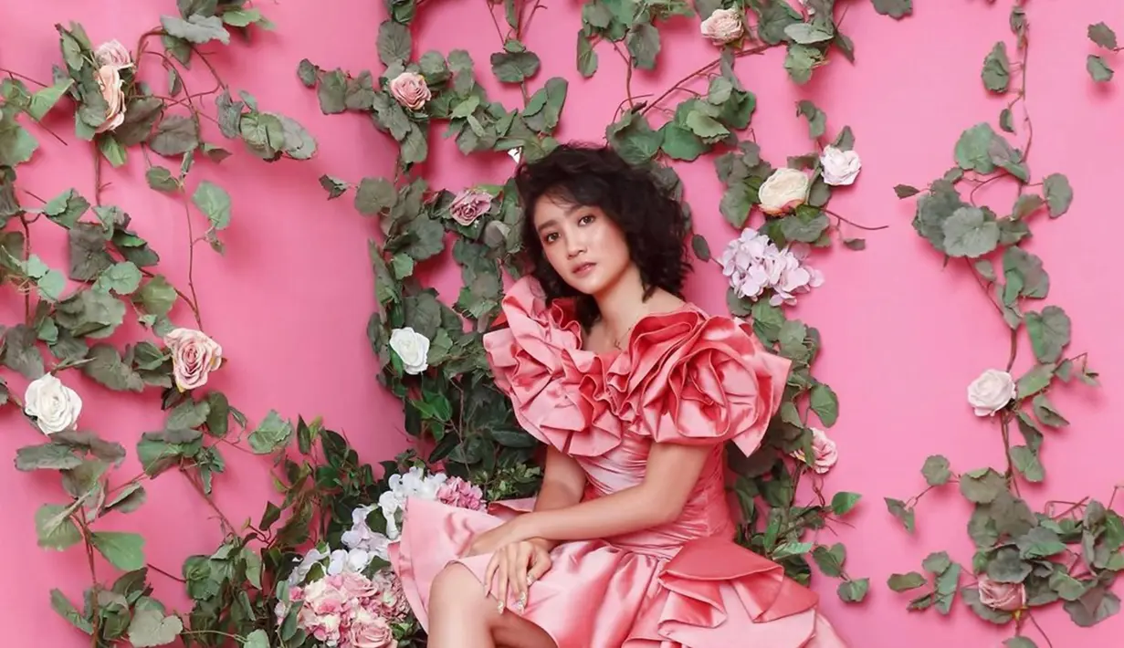 Makin Memesona, Ini Potret Febby Rastanty saat Pakai Outfit Warna Pink ...