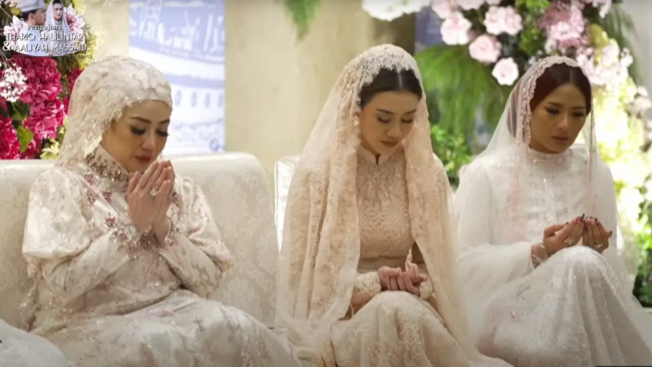 6 Potret Thariq Halilintar dan Aaliyah Massaid dalam Pengajian Jelang Menikah, Serba Putih Penuh ...
