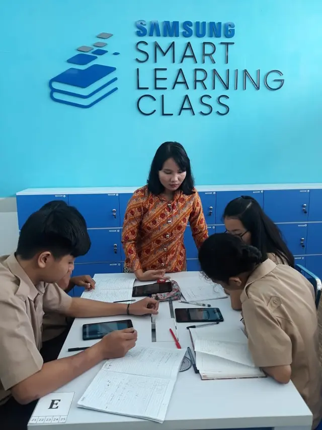 Manfaatkan Teknologi, Samsung Hadirkan Ruang Kelas Digital Pertama di ...