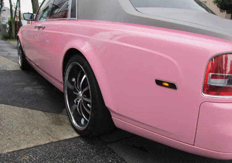 Rolls-Royce Ghost Pink Edisi Untuk Amal - Galeri Otosia.com
