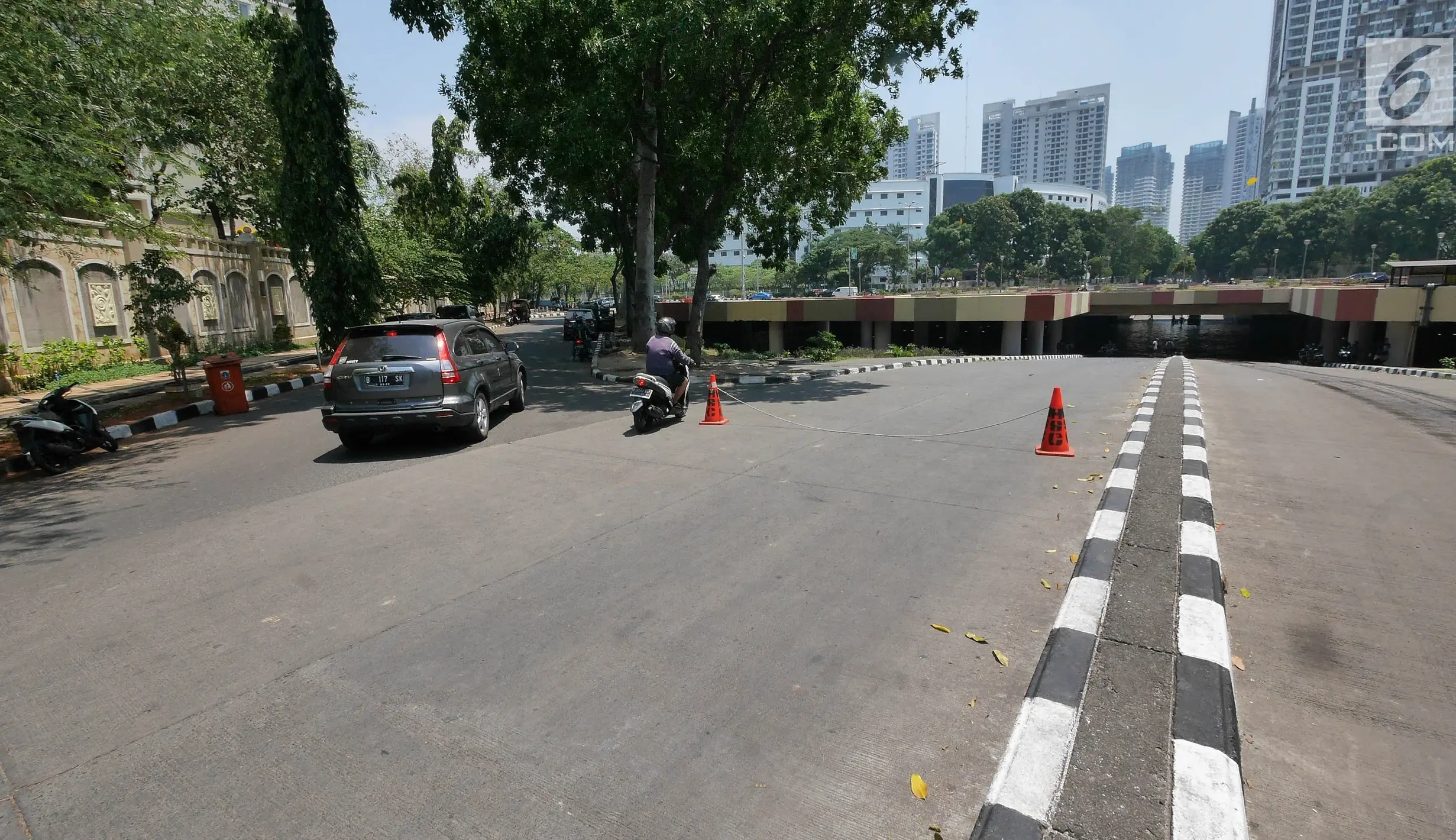 FOTO: Penampakan Terowongan Apron Kemayoran yang Tergenang Air - Foto ...