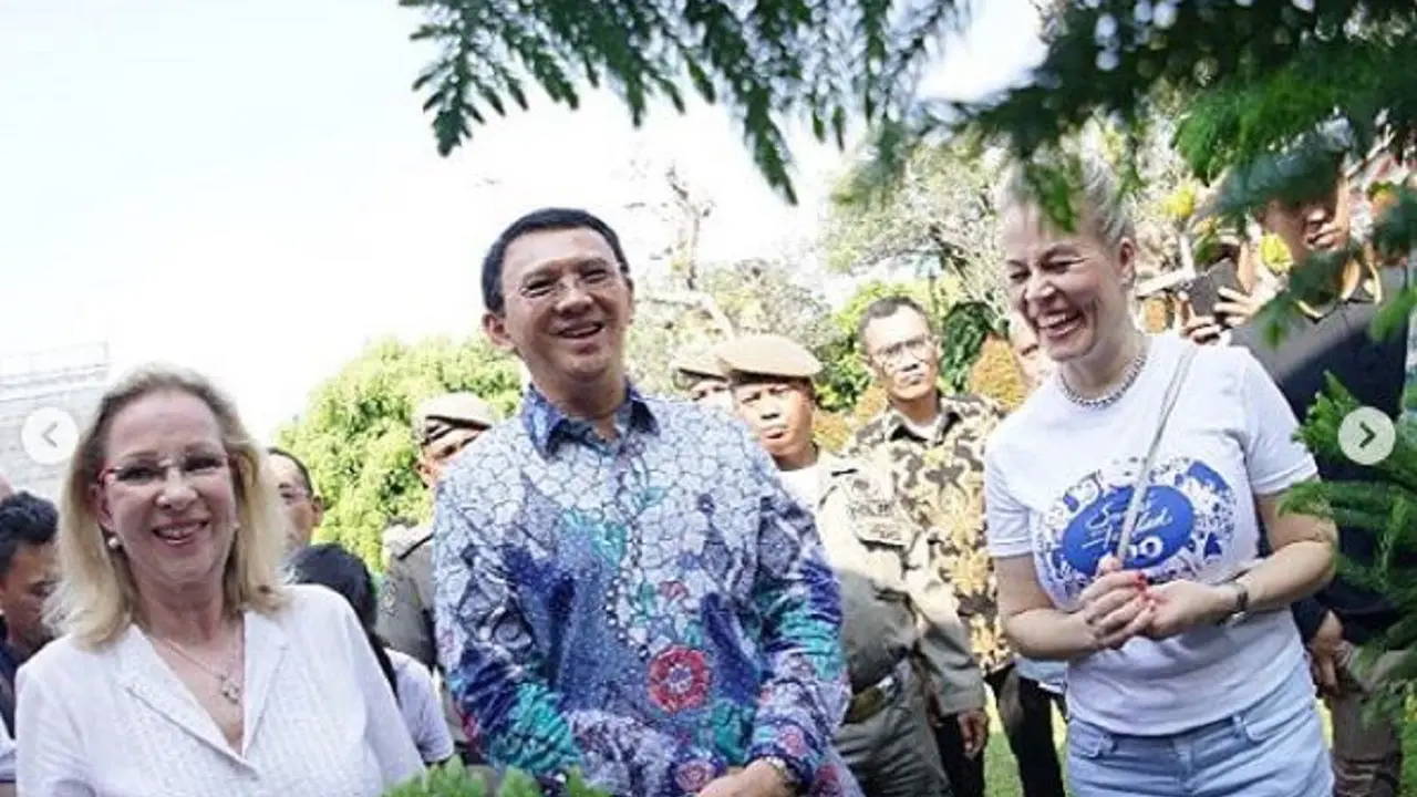 Penampilan Ahok Saat Pakai Batik, Pakaian Favoritnya - Lifestyle ...