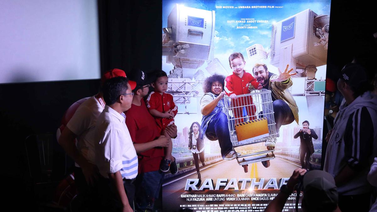 Raffi Ahmad Umumkan Film Rafathar Siap Rilis 10 Agustus 2017 ...