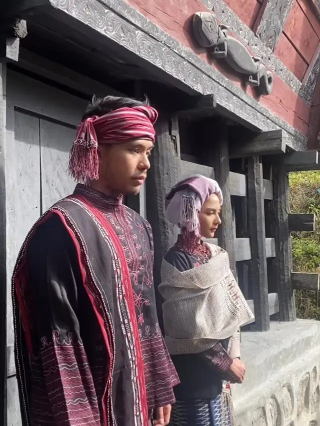 7 Potret Jessica Mila Pakai Baju Adat Jelang Pernikahan, Resmi Jadi Orang Batak - Hot Liputan6.com