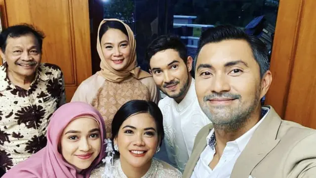 6 Potret Kebersamaan Pemain Sinetron Istri Kedua yang Hampir Tamat ...