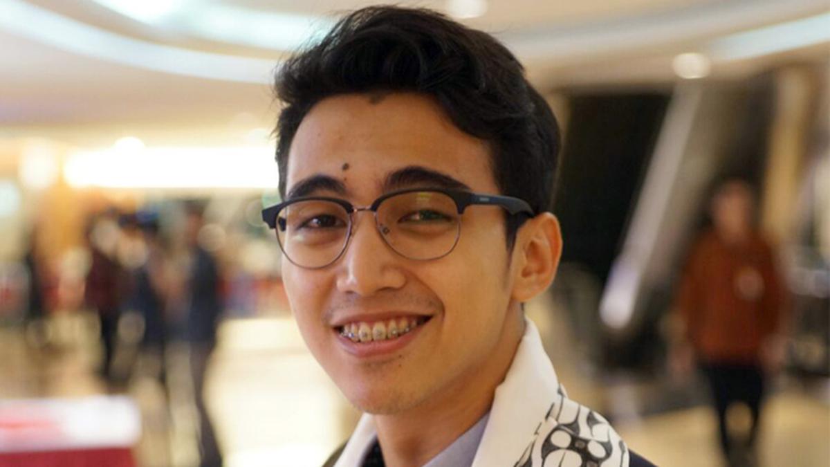 Ikut Bantu Bikin RS di Gaza, Vadi Akbar dapat Penghargaan - ShowBiz ...