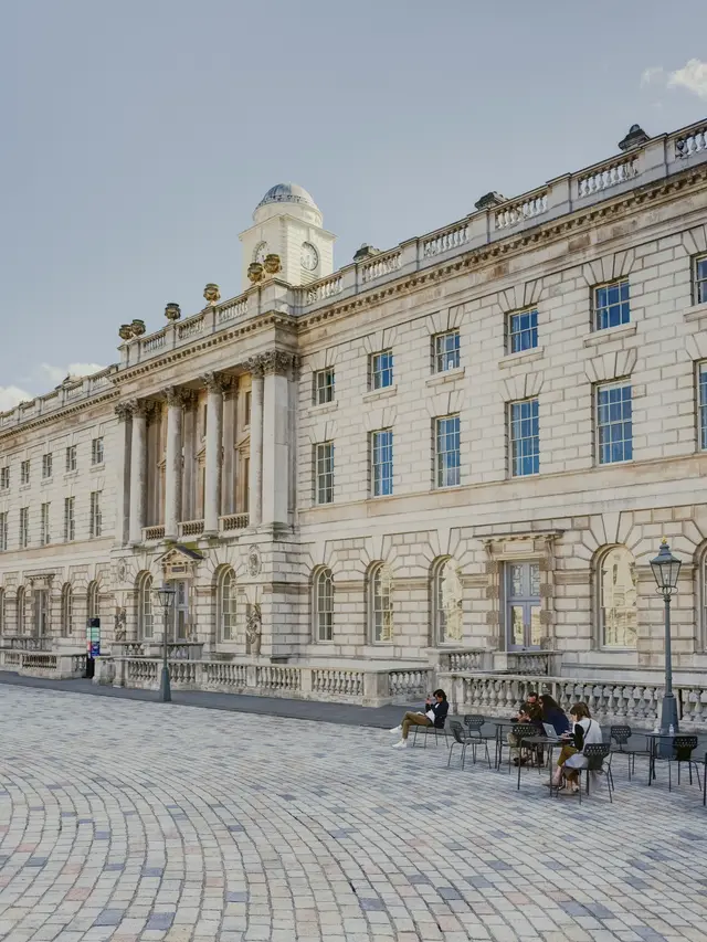 15 Kastil Legendaris Paling Tua di Dunia, Temukan Mana yang Paling ...