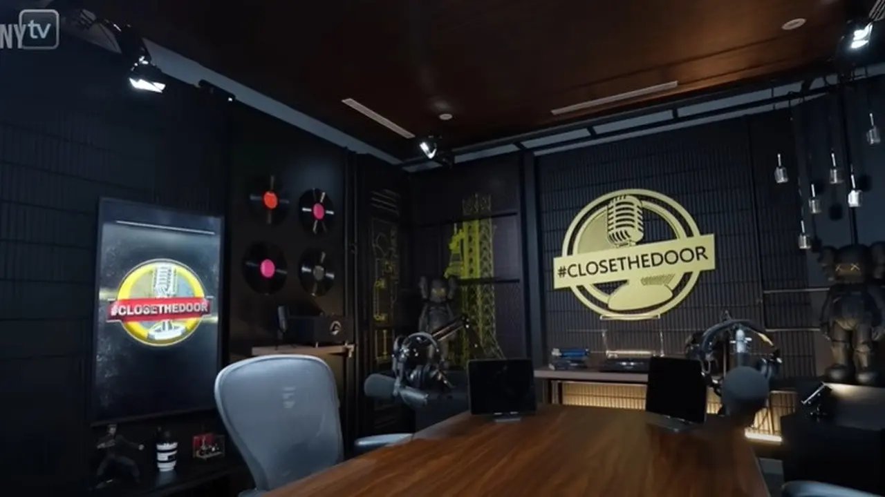 Melihat Studio Deddy Corbuzier yang Memiliki Fasilitas Lengkap, Ada Ruang PodHub Sampai Close ...