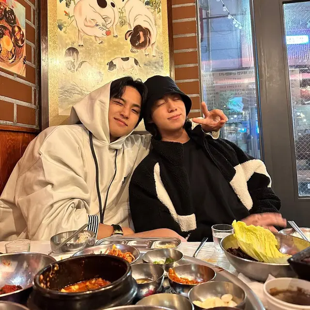 Jungkook BTS dan Mingyu Seventeen Bikin Penggemar Meleyot, Pagi-Pagi ...