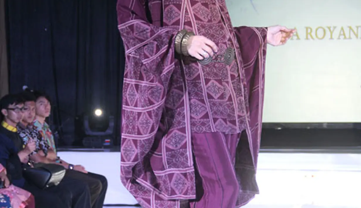Koleksi Busana Muslim Desainer Ida Royani