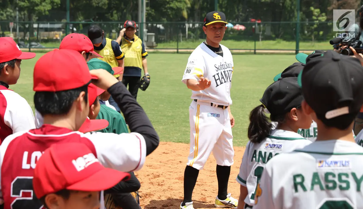 FOTO: Dua Atlet Jepang Berbagi Ilmu di Asia Baseball Clinic 2018 - Foto ...